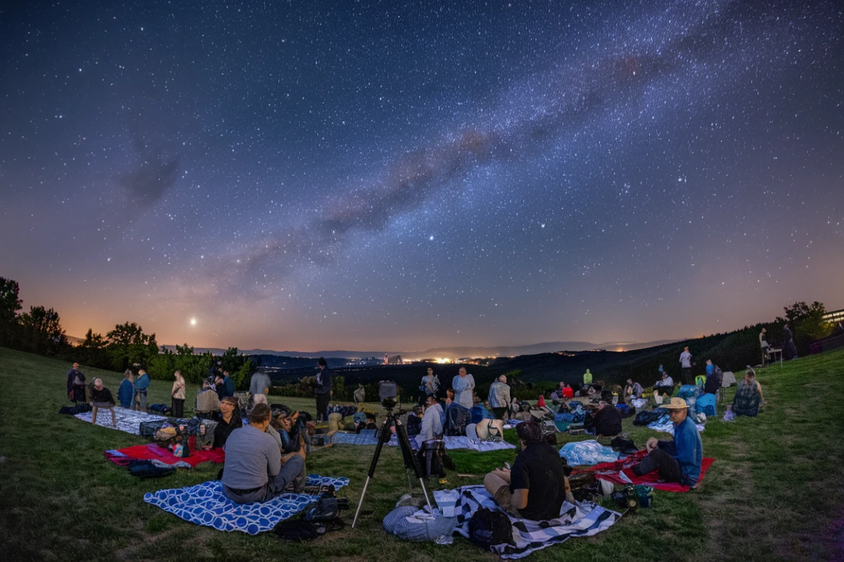Must-See Celestial Show: Mars Visible to the Naked Eye for the Last ...
